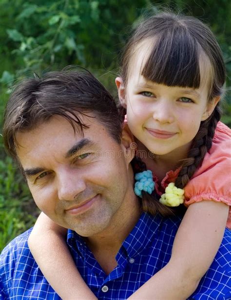 Tio Com Sua Sobrinha Foto De Stock Imagem De Retrato 110022474