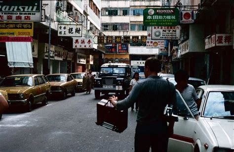 30 Fascinating Photos Capture Street Scenes Of Hong Kong In 1980