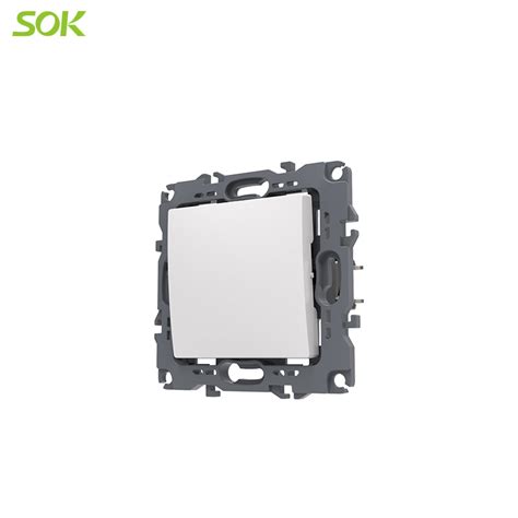 Single Gang 2 Way Light Switch With Screwless Terminal