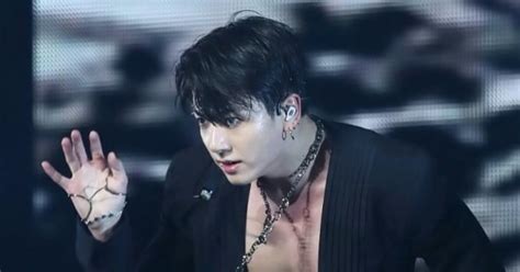 방탄소년단 정국 크롭탑 스타일…k팝 패션 트렌드 집중 조명