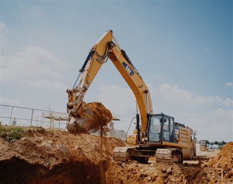 Operator Lead Trackhoeexcavator And 318 Trackhoeexcavator Utilitypipe Crew David H