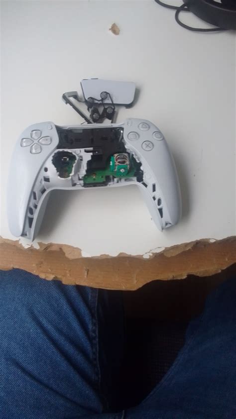 Does Somebody Know Why My Controller Doesn T Go On Anymore R Playstation