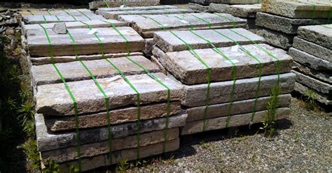 Reclaimed Steps Rolling Rock Building Stone