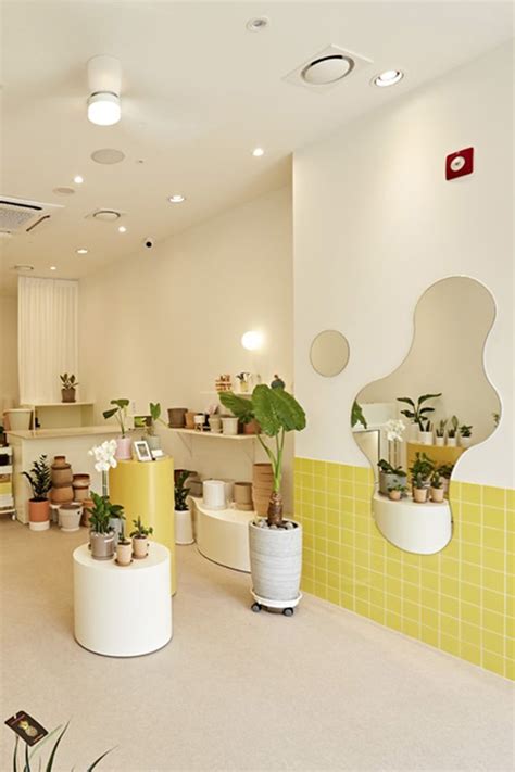 No2052 유월의 오후 화이트우드톤 따뜻한 분위기의 11평 예쁜꽃집인테리어 Yellow Decor Flower