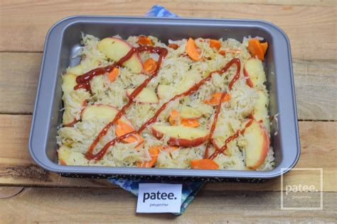 Тушеная кислая капуста с сосисками рецепт с фотографиями Patee Рецепты