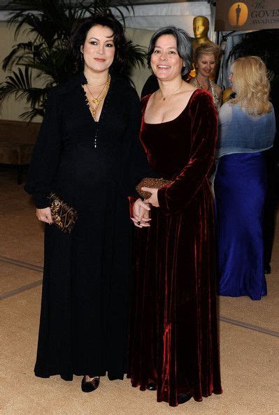 Jennifer Tilly And Meg Tilly Celebrity Siblings Hooray For Hollywood Famous Brothers