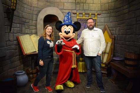 Mickey And Minnie Starring In Red Carpet Dreams Meet And Greet