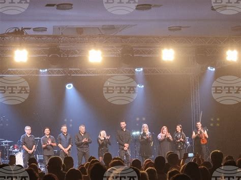 Концертът на Лили Иванова в Сливен изпълни до краен предел зала „Васил Левски“ Утро