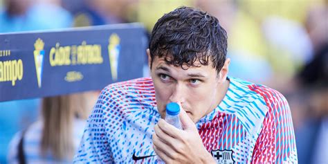 Christensen Tiene Molestias Y Es Duda Para El Clásico