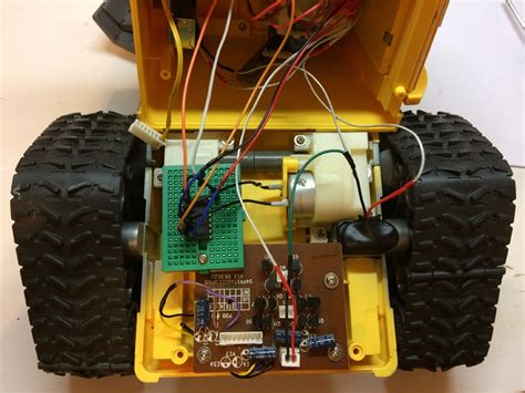 Wall E на базе Arduino Uno C управлением по Bluetooth