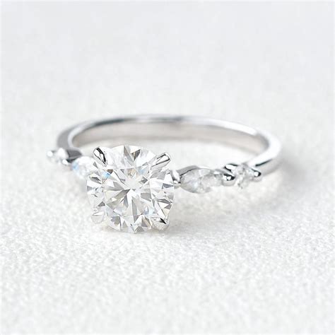 Discover 2024s Simple White Gold Wedding Rings Elegant Designs For
