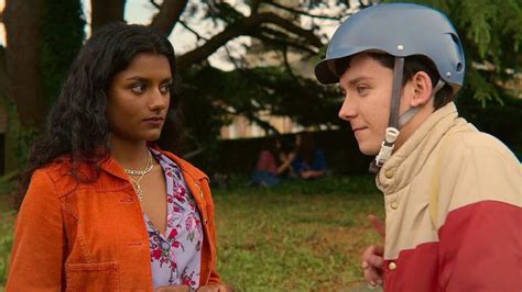 Sex Education 4x01 Spiega Lassenza Di Simone Ashley