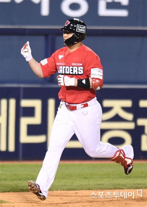 최정 결승포폰트 호투 Ssg 두산 7 1 제압2연패 탈출 네이트 스포츠