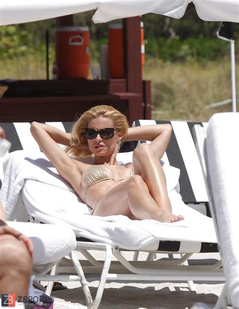 Michelle Hunziker Uber Sexy Fresh Bathing Suit Pictures Zb Porn
