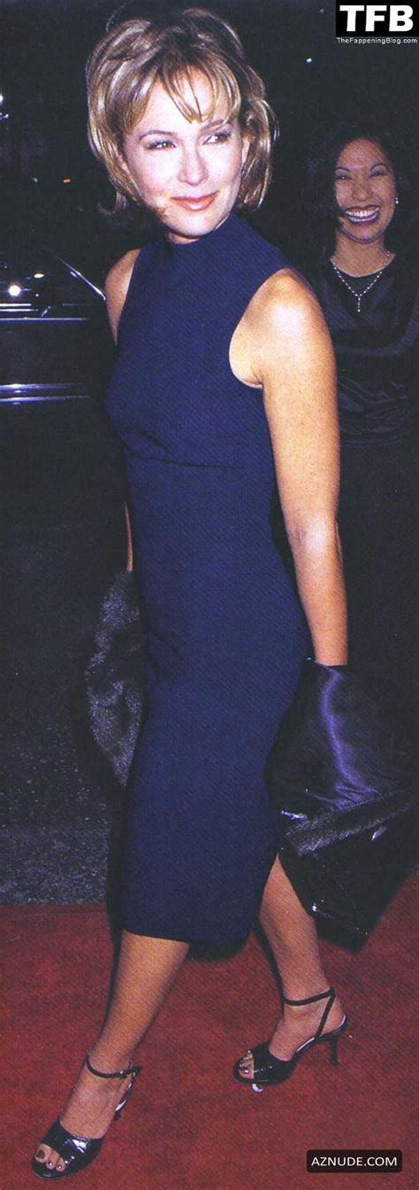 Jennifer Grey Sexy And Topless Sexy Red Carpet Portrait Screenshots With Hot Semi Naked Scenes