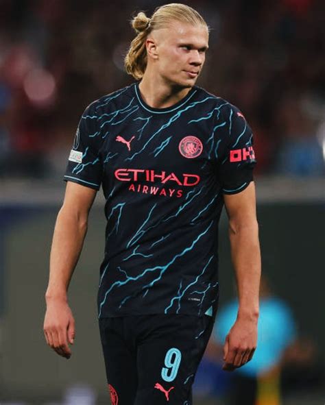 Erling Haaland Cabelos Estilosos Jogadores De Futebol Futebol