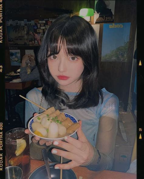 정윤 Jungyoon On Instagram 🍢🍻🫶🏻 연남 귀여운 이자카야 발견 Hair Styles Beauty