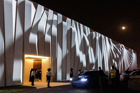 Images From 18 Projectors Merged Together To Create One Seamless Image