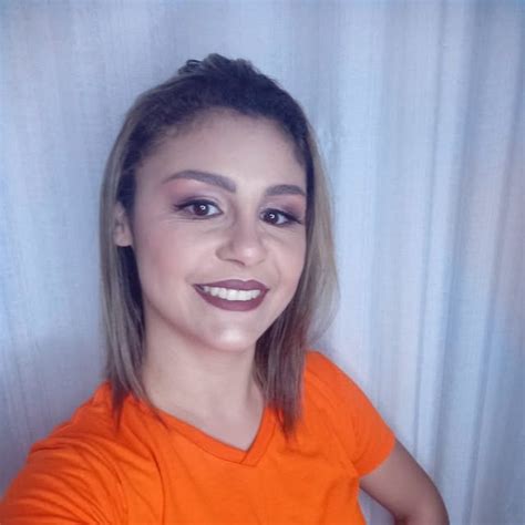 Deborah Veríssimo Oliveira Deborah Verissimo • Threads Say More