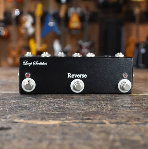 Loop Switchers Reverse Black Reverb