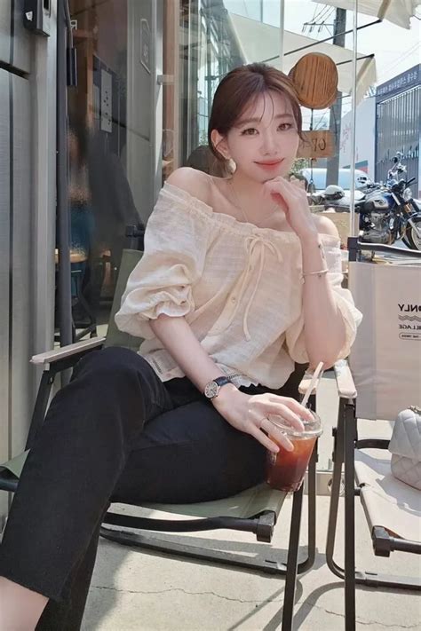 Df302推薦款細緻布蕾絲美肩兩穿罩衫 Lavida官網 韓國連線代購