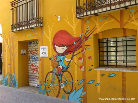 Descubre La Vibrante Calle De Los Mil Colores De Valencia