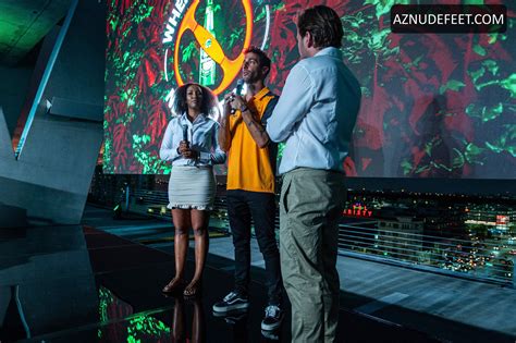 Naomi Schiff Feet Aznudefeet