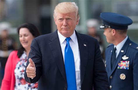 Donald Trump Misspelling White House Makes Mistakes Time