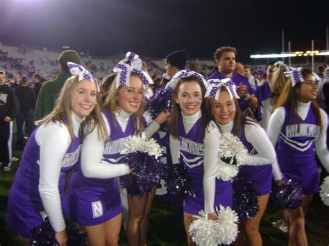 Northwestern Cheerleaders The Sports Bank