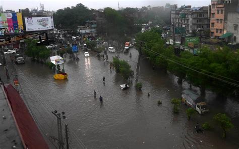 Обилни дождови и поплави во Пакистан однесоа најмалку 30 животи Слободен печат