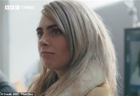 Cara Delevingne Claims Men Don T Have The Right Tools To Sexually Please Women Daily Mail Online