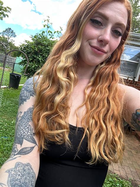 Prewalk Selfie R Sfwredheads