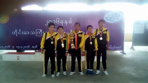 Poems Lover စိတ္ဓာတ္က်တဲ့အခ်ိန္ အားေပးတဲ့သူမရွိဘူး ခံစားရတဲ့အခ်ိန္