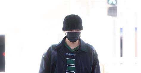 [t포토] 태민 조심조심 걸어요