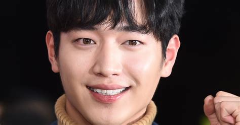 서강준 매력적인 갈색 눈동자