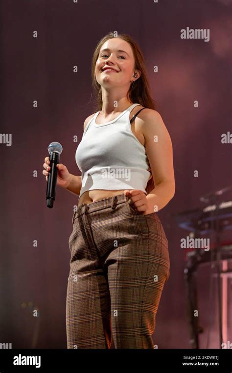 Edinburgh Scotland 8th November 2022 Sigrid Plays At A Packed Usher