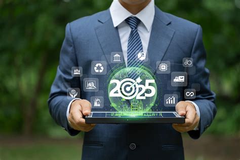 2025 년 태양 광 패널을 들고 환경 Iconbusiness 목표 및 지속 가능한 환경 개발로 녹색 세계의 목표 아이콘을 보유한 사업가 재생 가능 에너지원 0에 대한 스톡