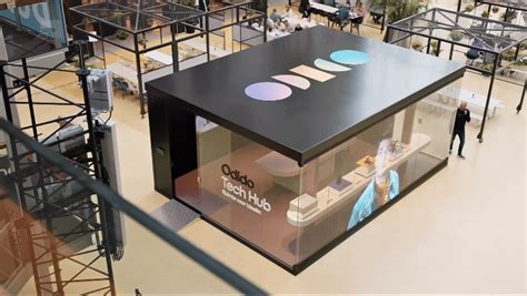 Glass Led A Glass Wall As A Digital Display First Impression