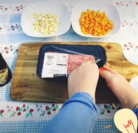 Woman Pretending Be Armless Coocking