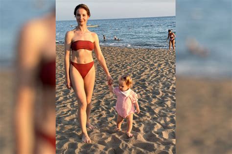 Звезда «Ледникового периода снялась в бикини после родов Газета Ru Новости