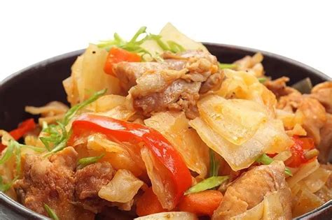 Тушеная капуста - Кулинарный рецепт приготовления от Деликатеска.ру
