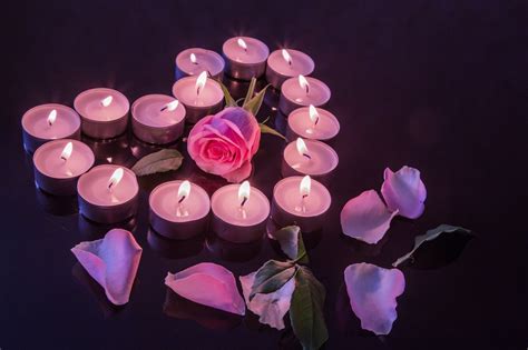 Свечи с цветами - 87 фото