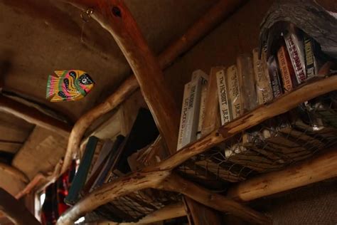 A Retired Man Buys A Beat Up Old Bus And Transforms Inside Into A Fairytale Paradise Ιστορίες