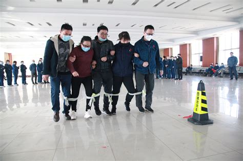 公司开展庆祝“三八”妇女节趣味游戏活动 文体活动