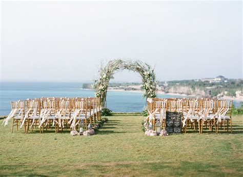 Romantic Cliff Top Wedding By The Sea In Bali Cliff Wedding Bali