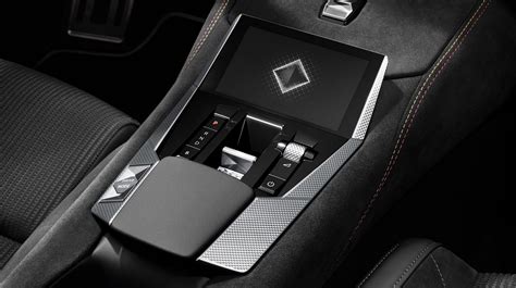 DS PERFORMANCE LINE Un estilo refinado y magnético