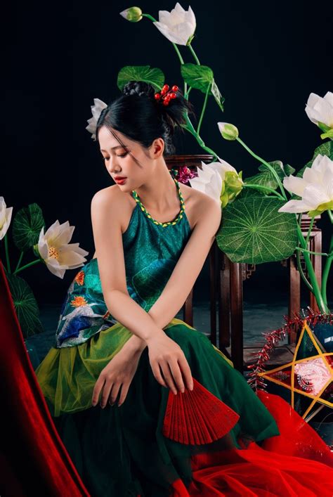 N Sinh Cao Ng B Ch Khoa Khoe Nhan S C Ng T Ng O Trong B Nh N Trung Thu