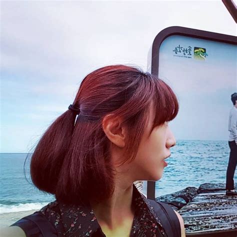 因為sj已經上了飛機，想跟大家分享從朋友那邊聽來的一件事。 某成員在演唱會前某天去了飯店附近一間室內高爾夫模擬練習場。照理應該不會有粉絲知道吧，但球場門口卻有粉絲蹲守（應該說私生？）甚至她們還