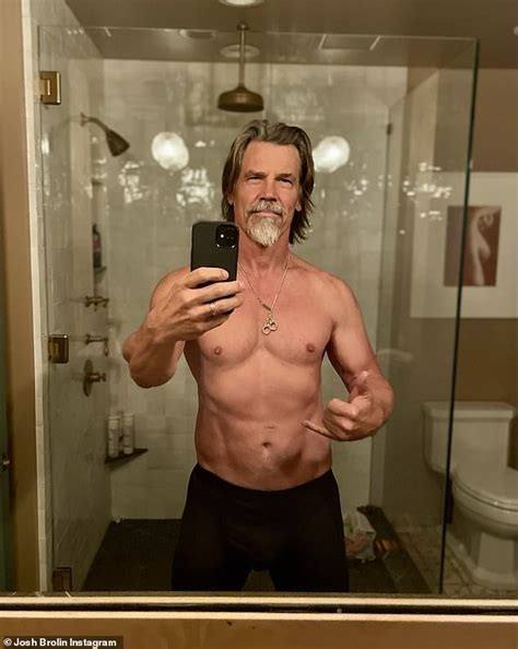 Josh Brolin 54 Shares A Shirtless Mirror Selfie Hot Lifestyle News