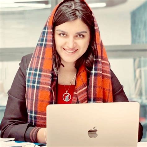 نه شیر شتر ماست میشه و نه چوب کج صاف میشه You And I